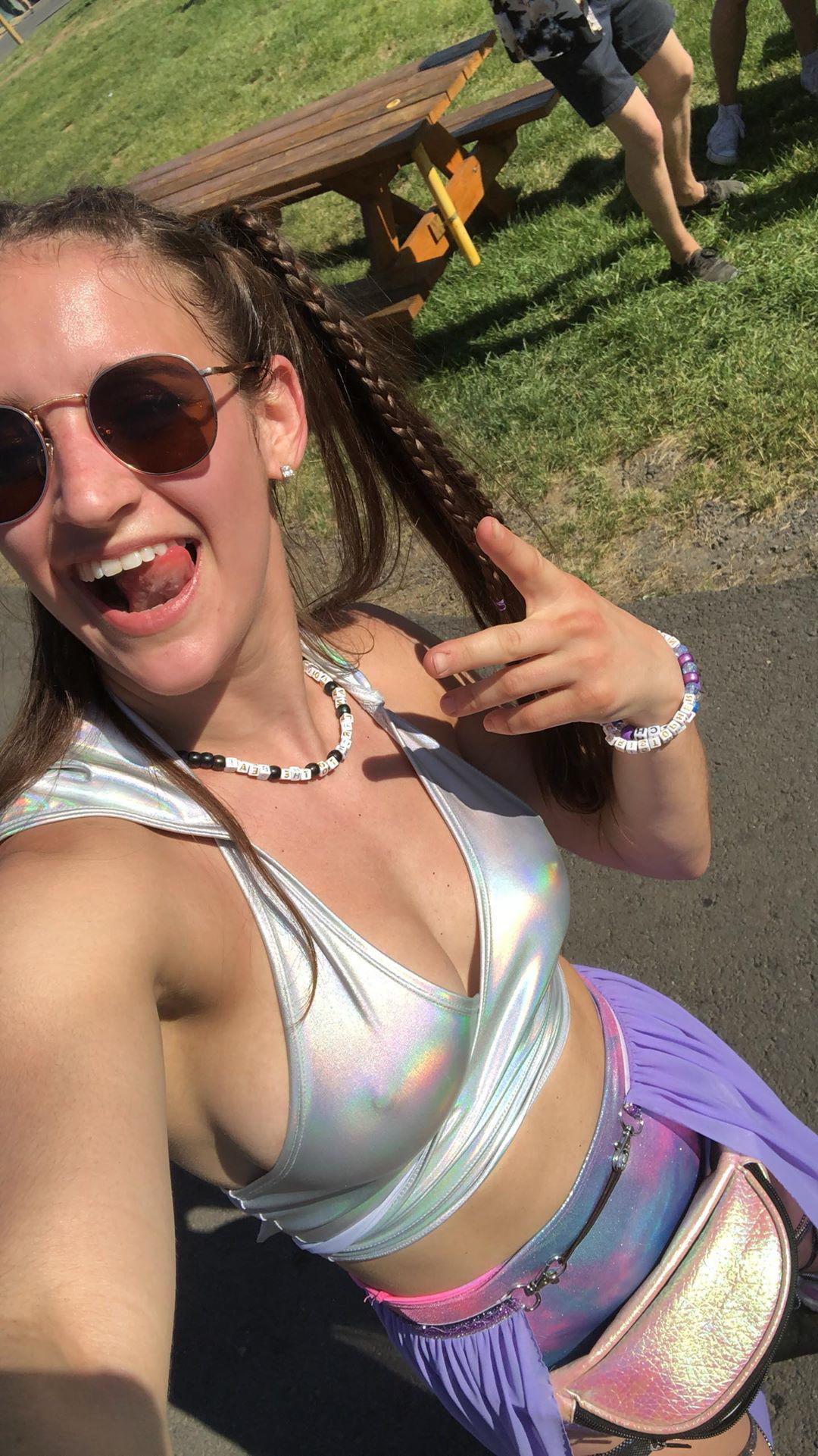 Small cheerleader girl poking at a rave | Scrolller