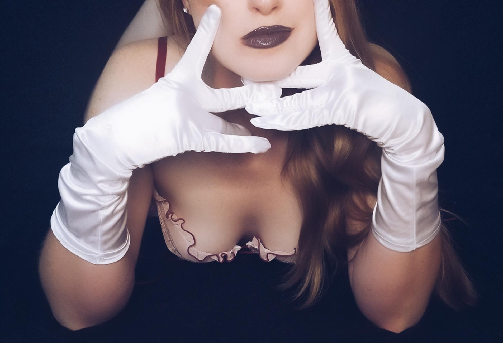 Small handfuls | Scrolller