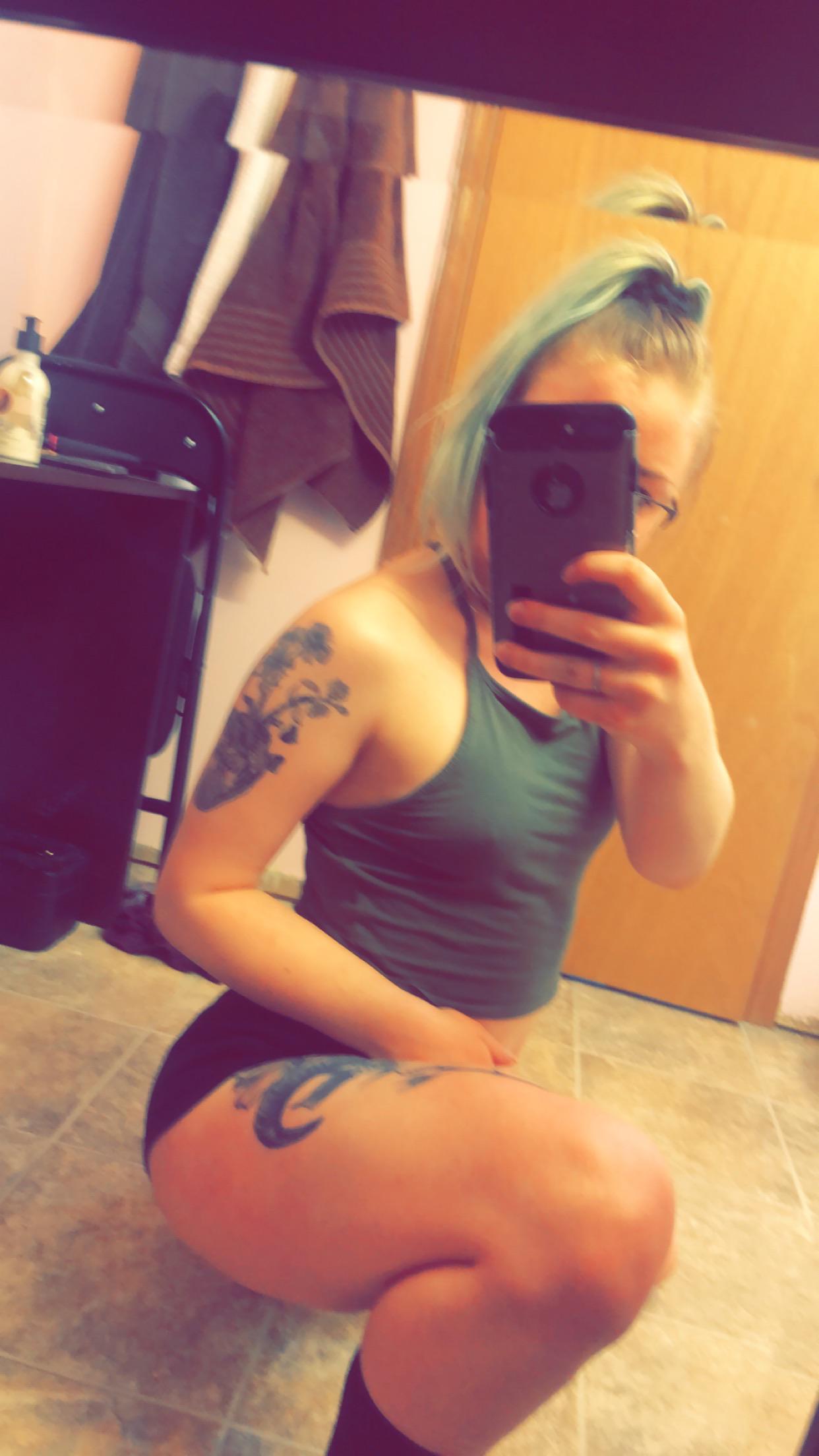 Small in the right places🥰, still got a booty though😇 (20, f) | Scrolller
