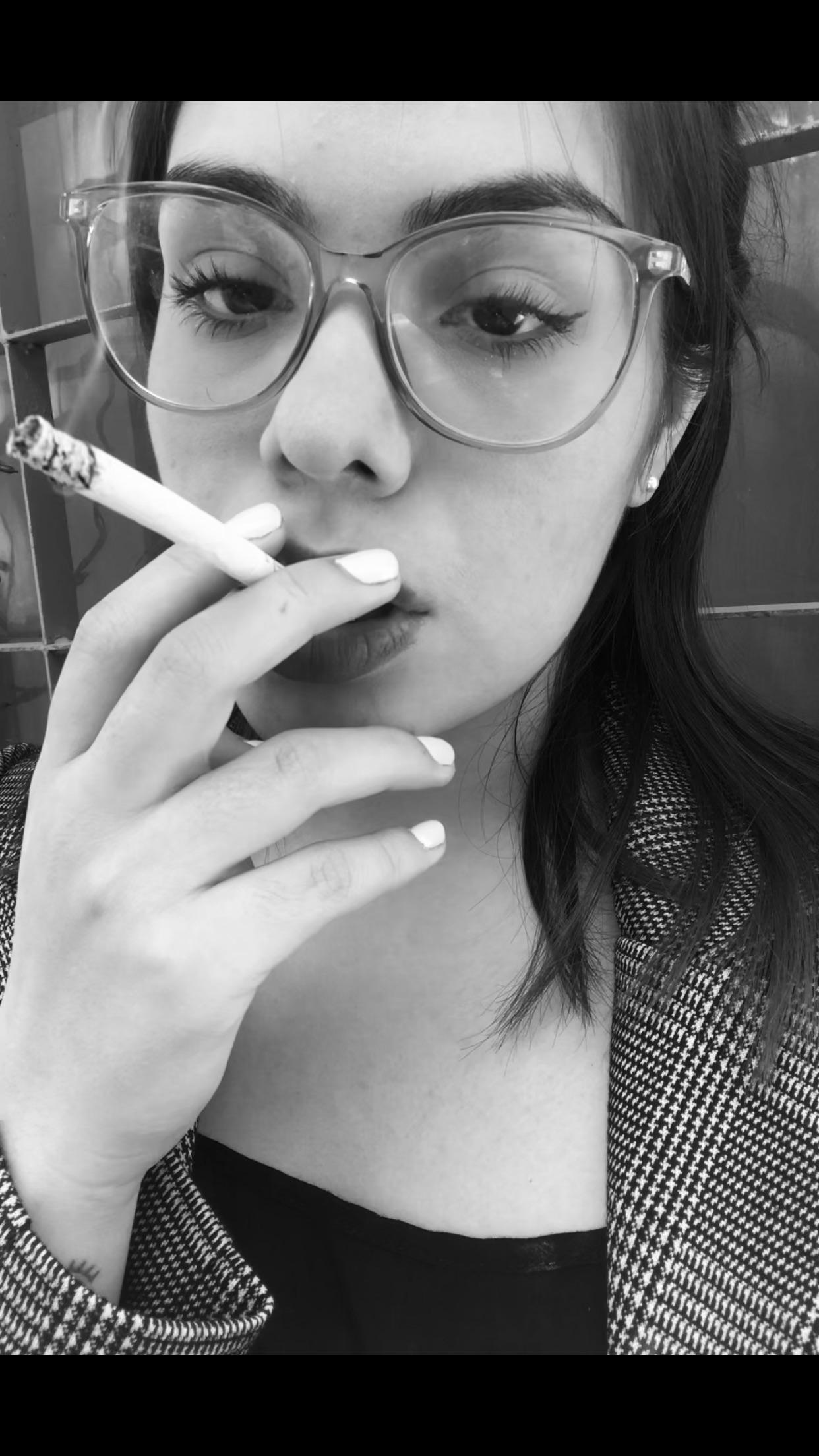 Smoking Fetish I Got You ️🚬 Scrolller