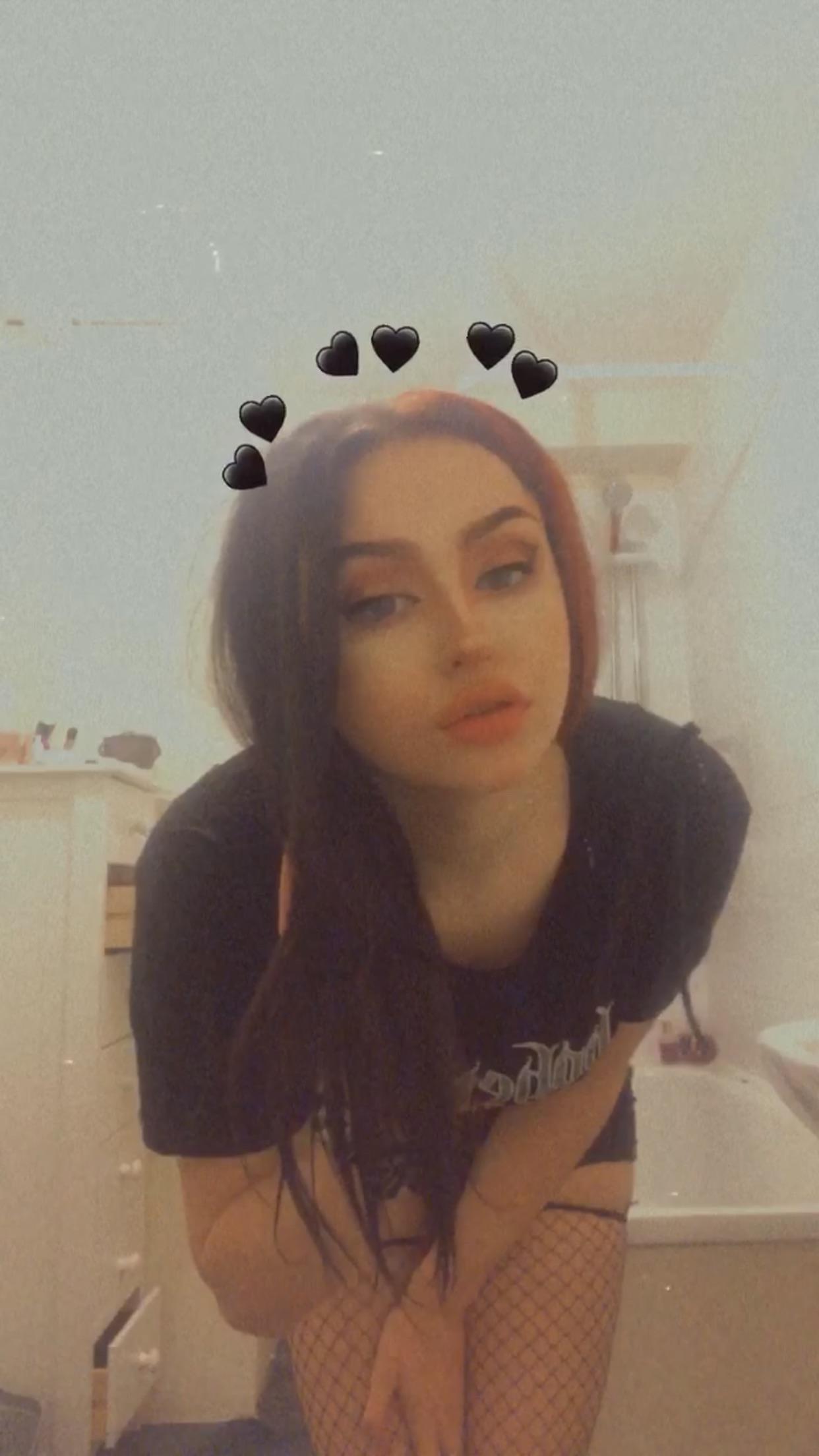 Snap filter! Taken w self timer | Scrolller