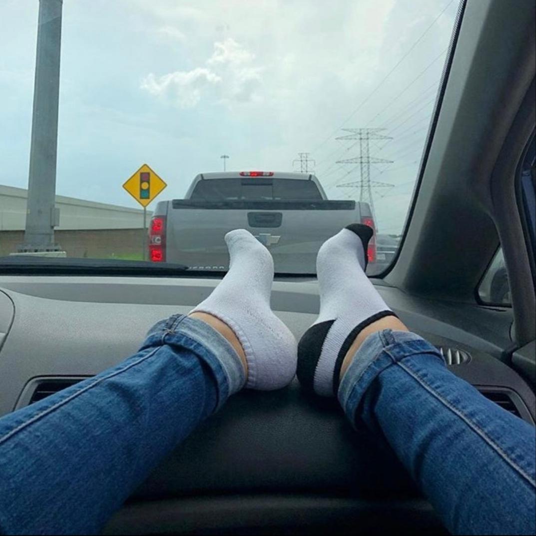 Snap from her waiting in traffic with her friend | Scrolller
