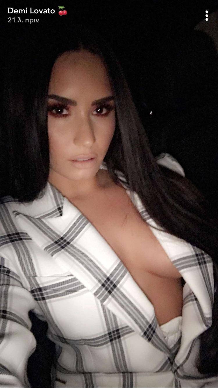 Snapchat cleavage | Scrolller