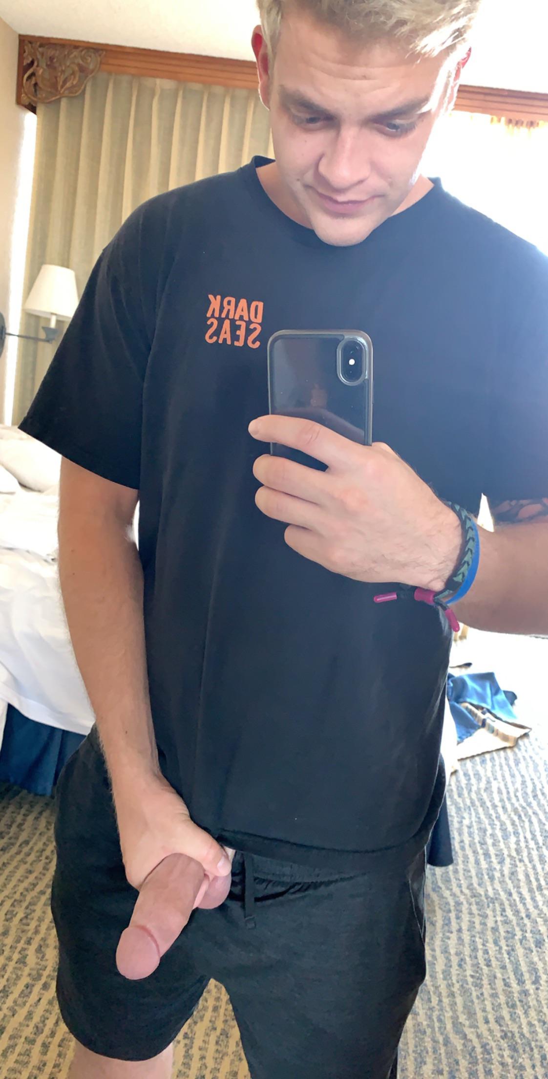 Snapped a quick mirror selfie in hotel room while my straight friend was showering | Scrolller