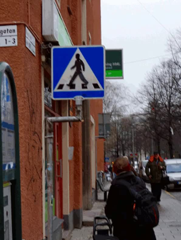 Sneaky streetart (almost missed it) | Scrolller