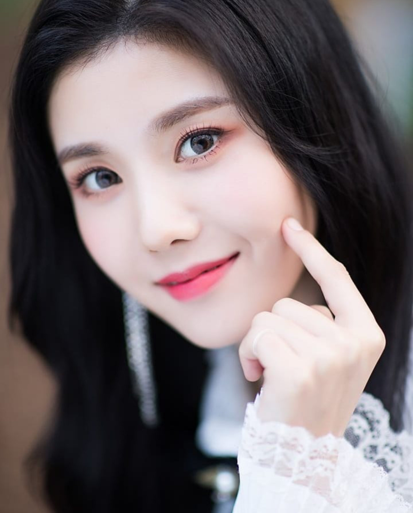 Snow White Eunbi! | Scrolller
