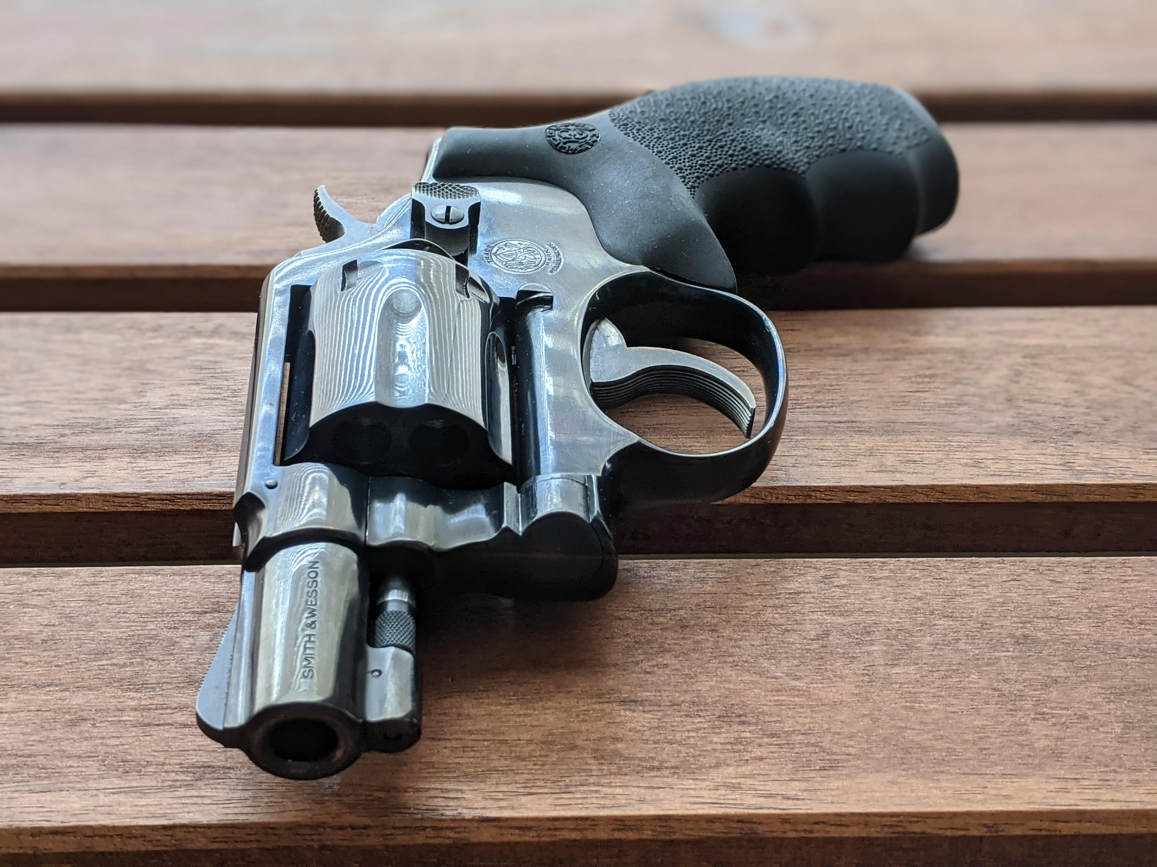 Snubby Sunday - Smith & Wesson Model 10 | Scrolller