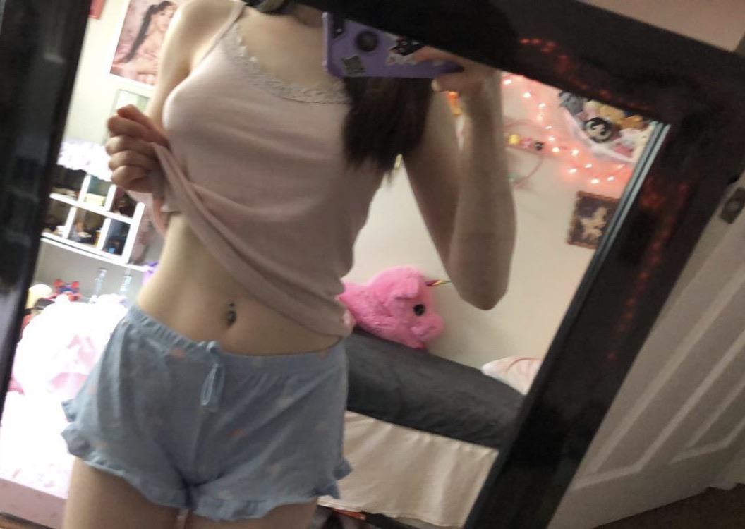 snuggle me in bed💞 | Scrolller