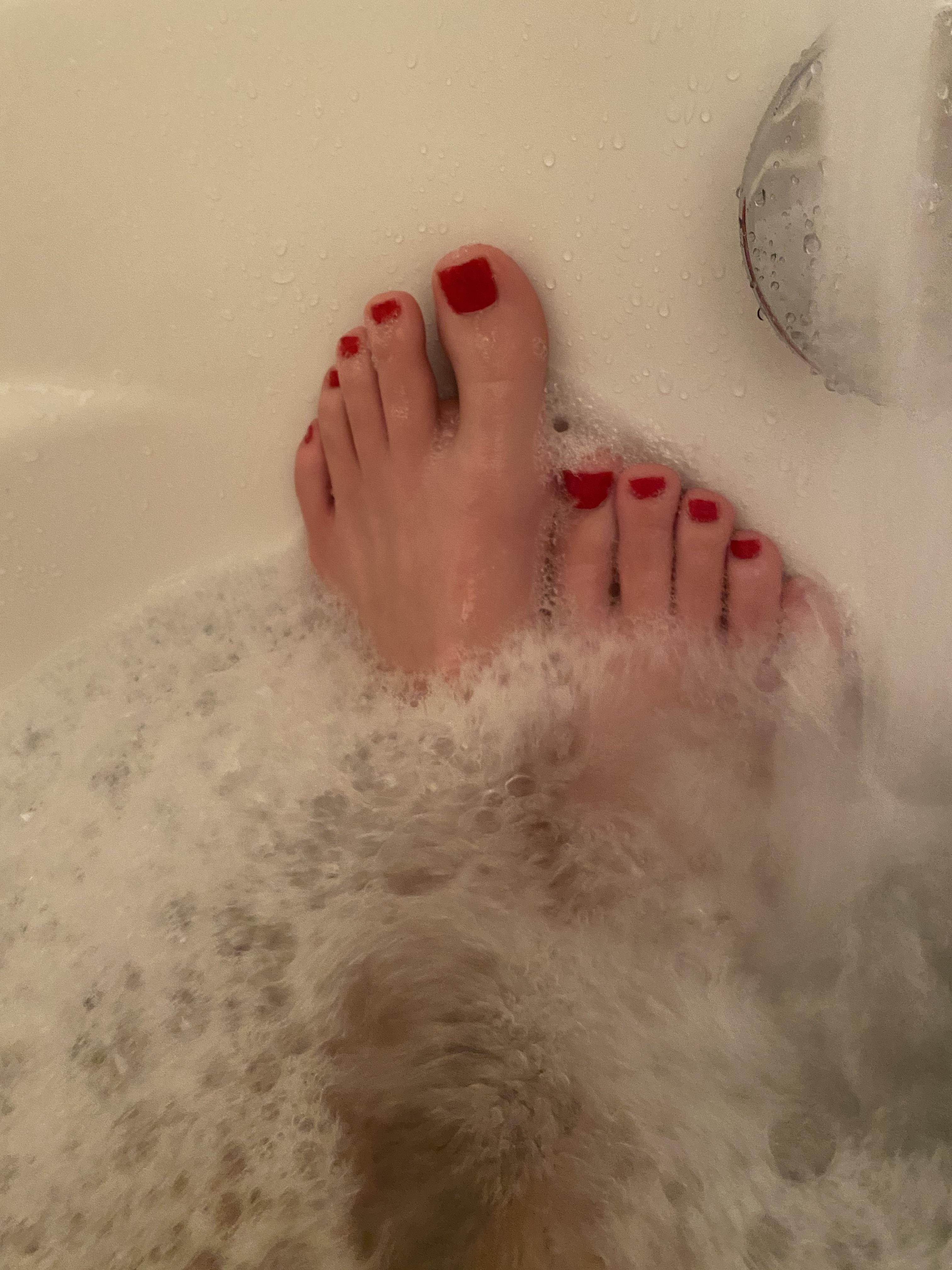 Soapy Toes ️ Scrolller