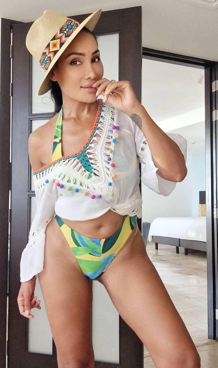 Sofia Hayat | Scrolller