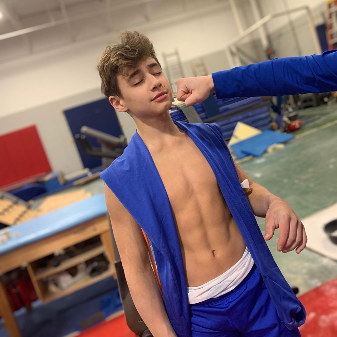 @solenchiodi [SHIRTLESS] | Scrolller