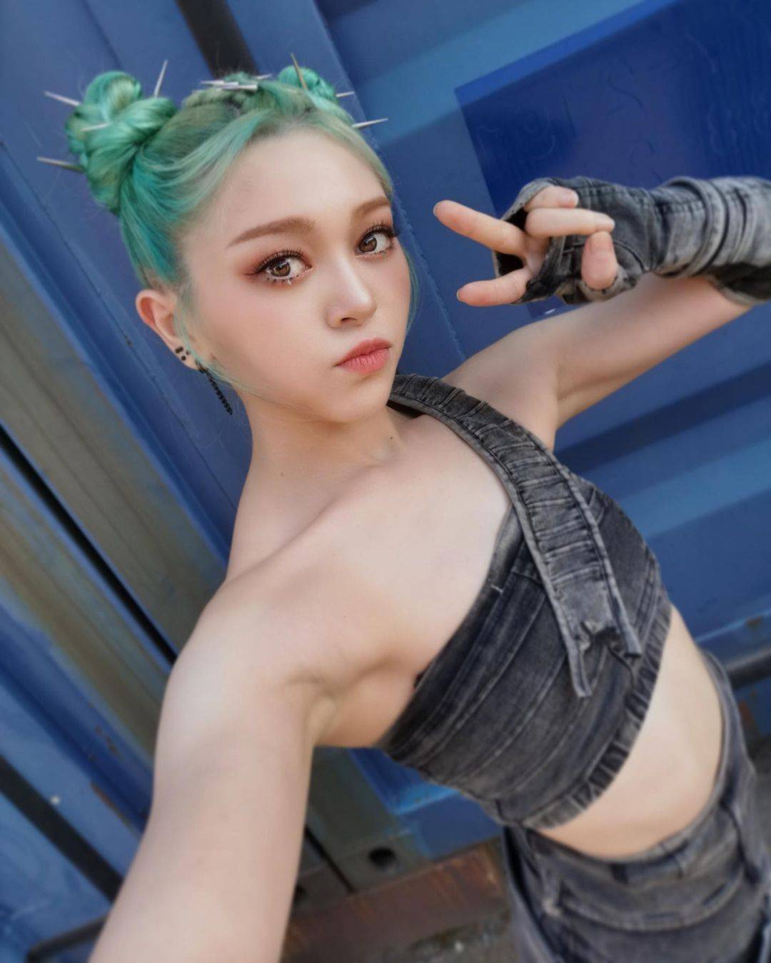 (Solo) AleXa great body | Scrolller