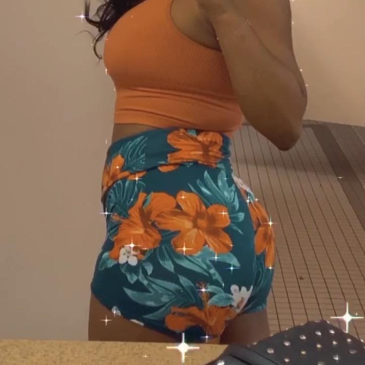 Some clothed ass worship 💕🚀 | Scrolller