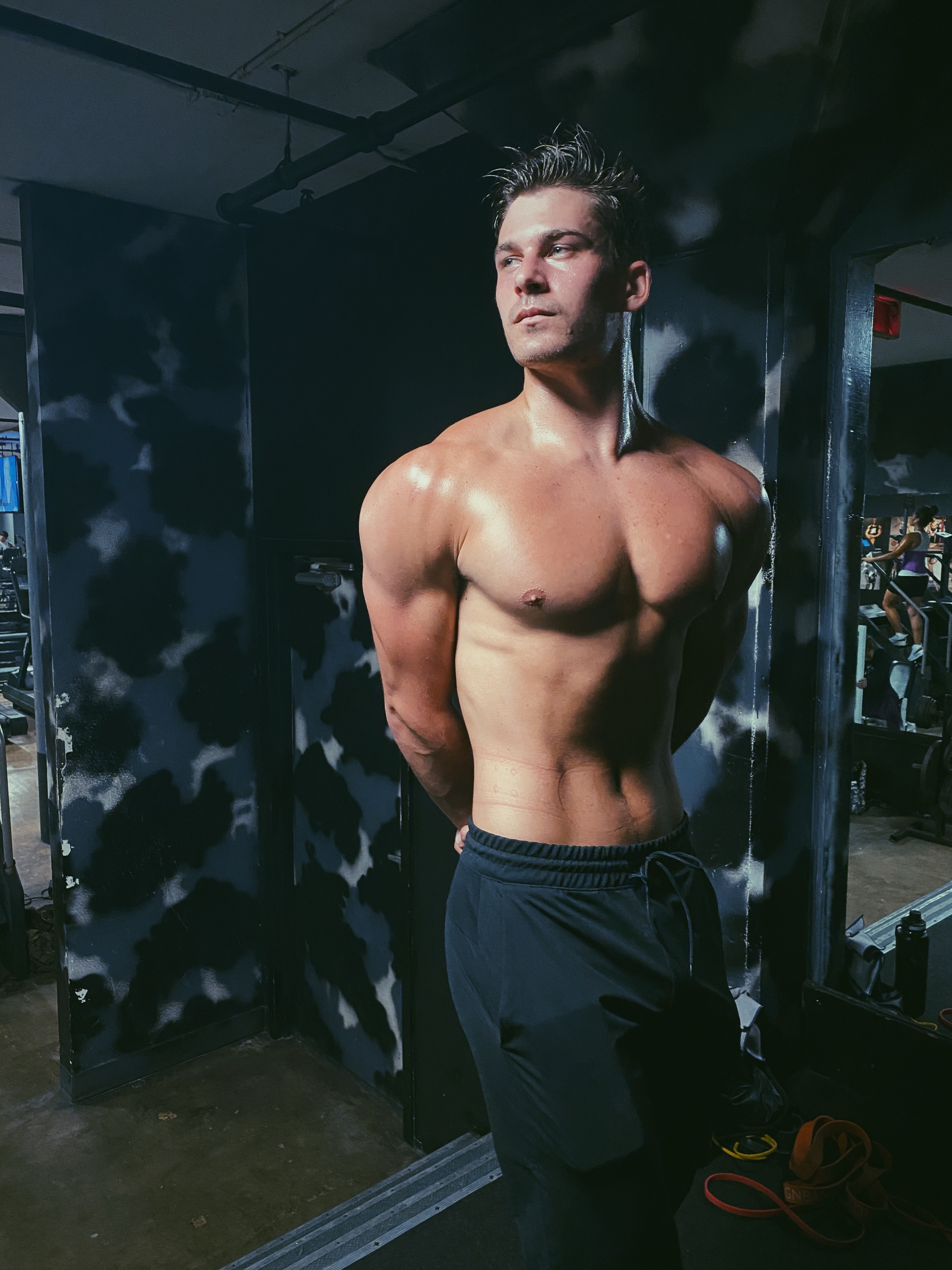 Some fun Poses. 6'2" 200 Lb's | Scrolller