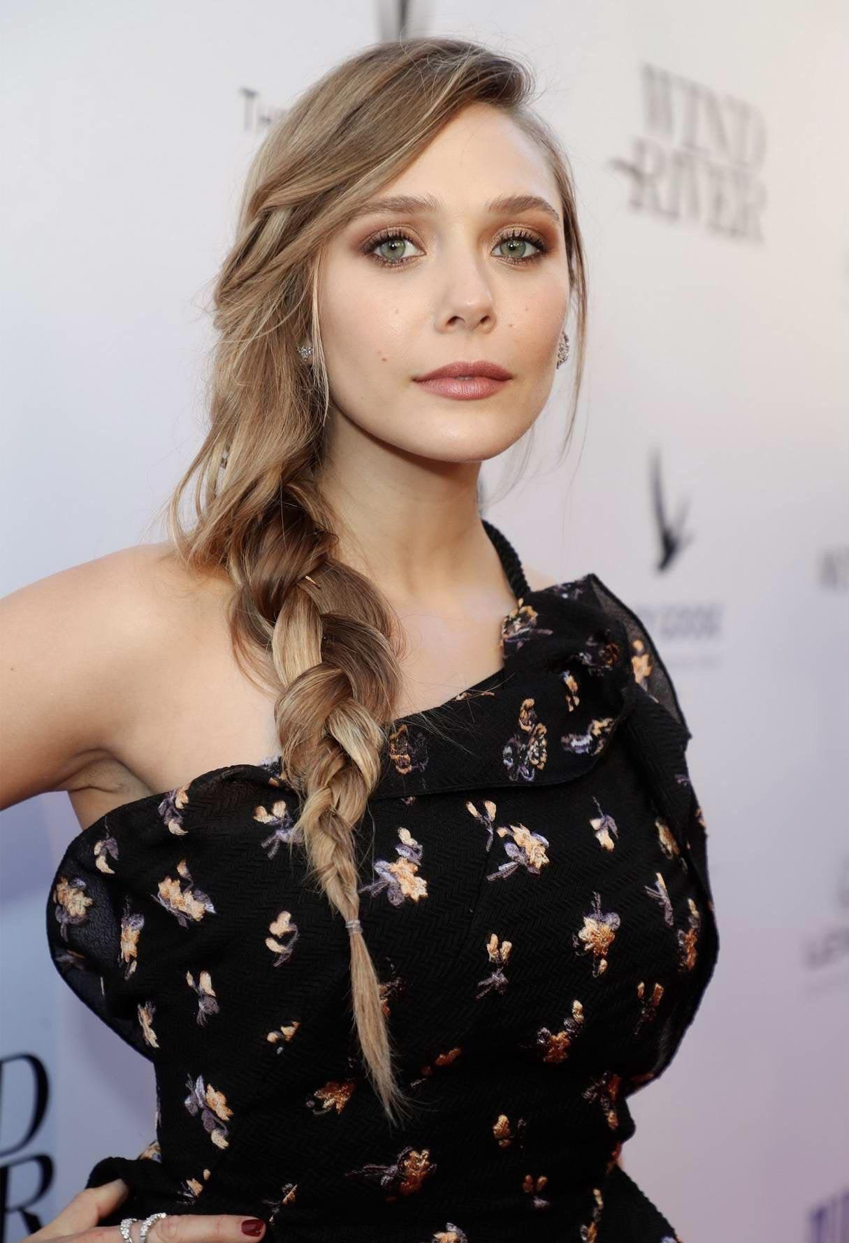 Someone Can Make Me Cum To Elizabeth Olsen Scrolller 1441
