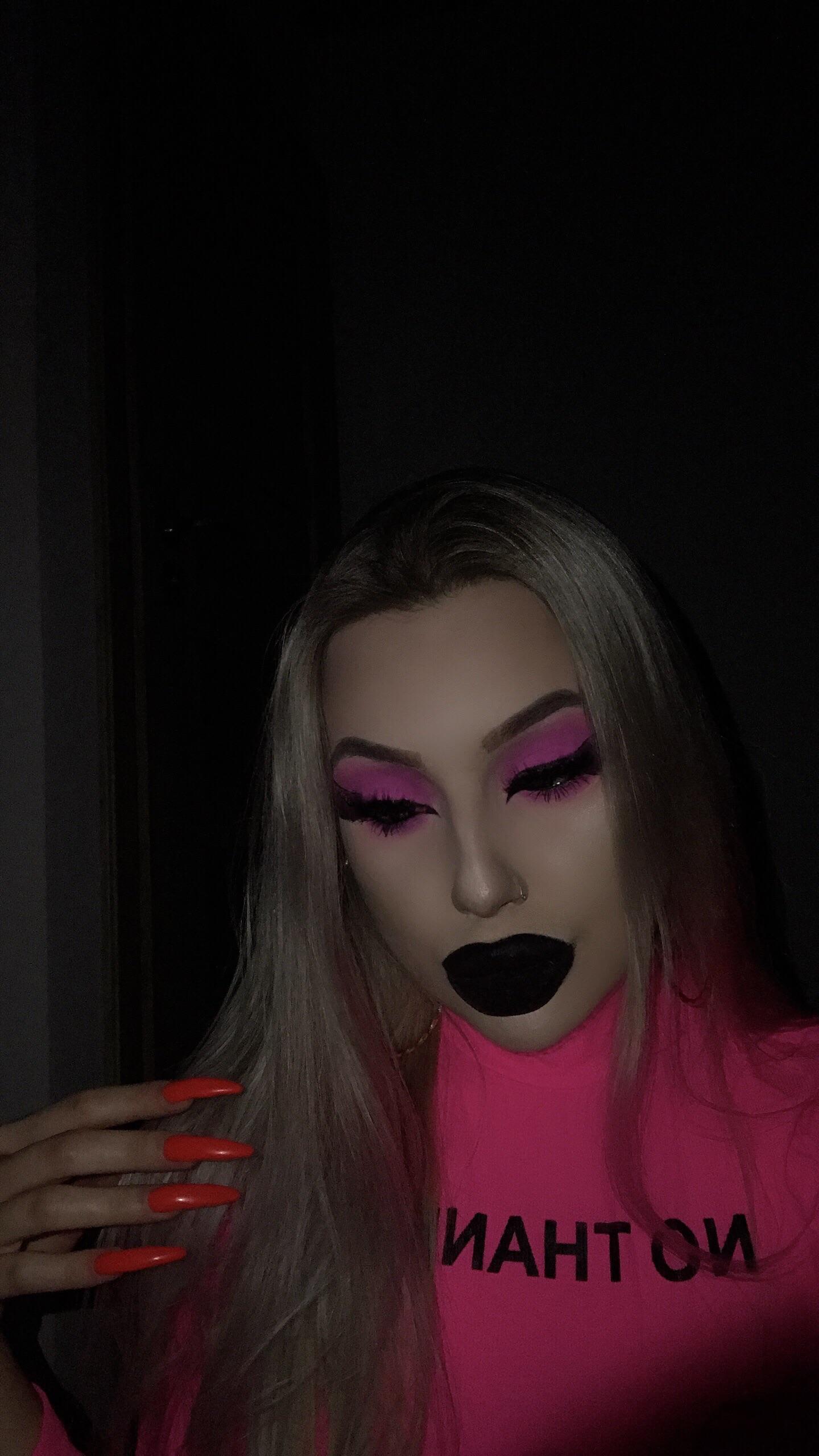 something different🔥pink&black | Scrolller