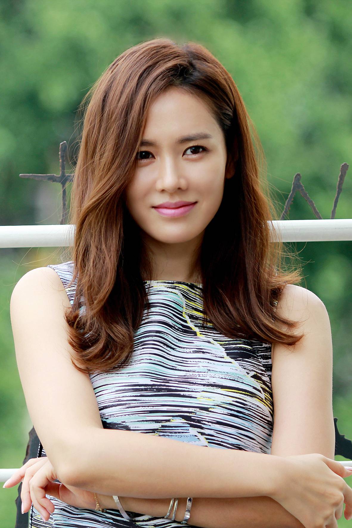 Son Ye-jin | Scrolller
