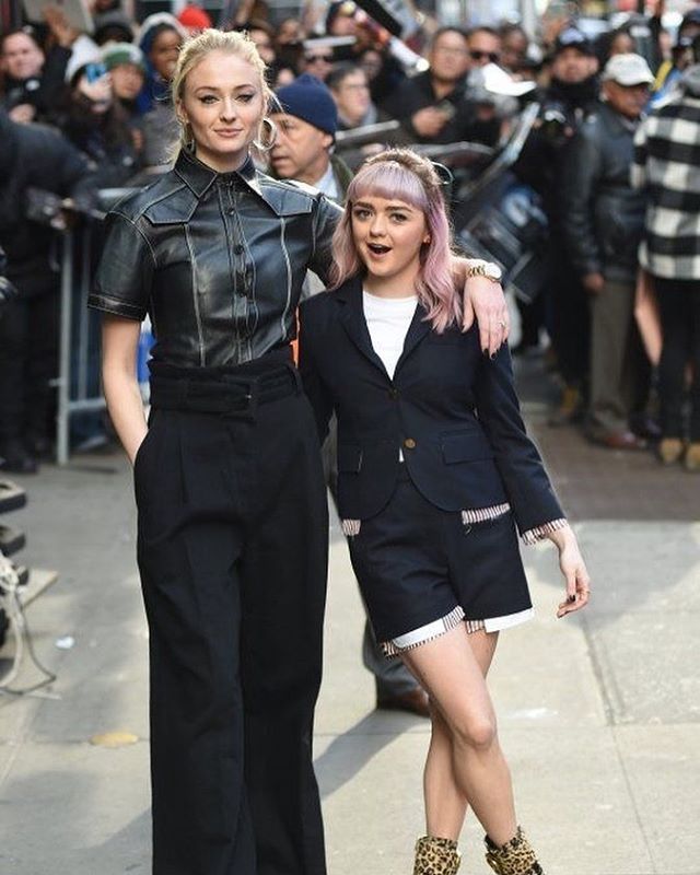 Sophie Turner & Maisie Williams | Scrolller Sophie Turner & Maisie Williams | Scrolller
