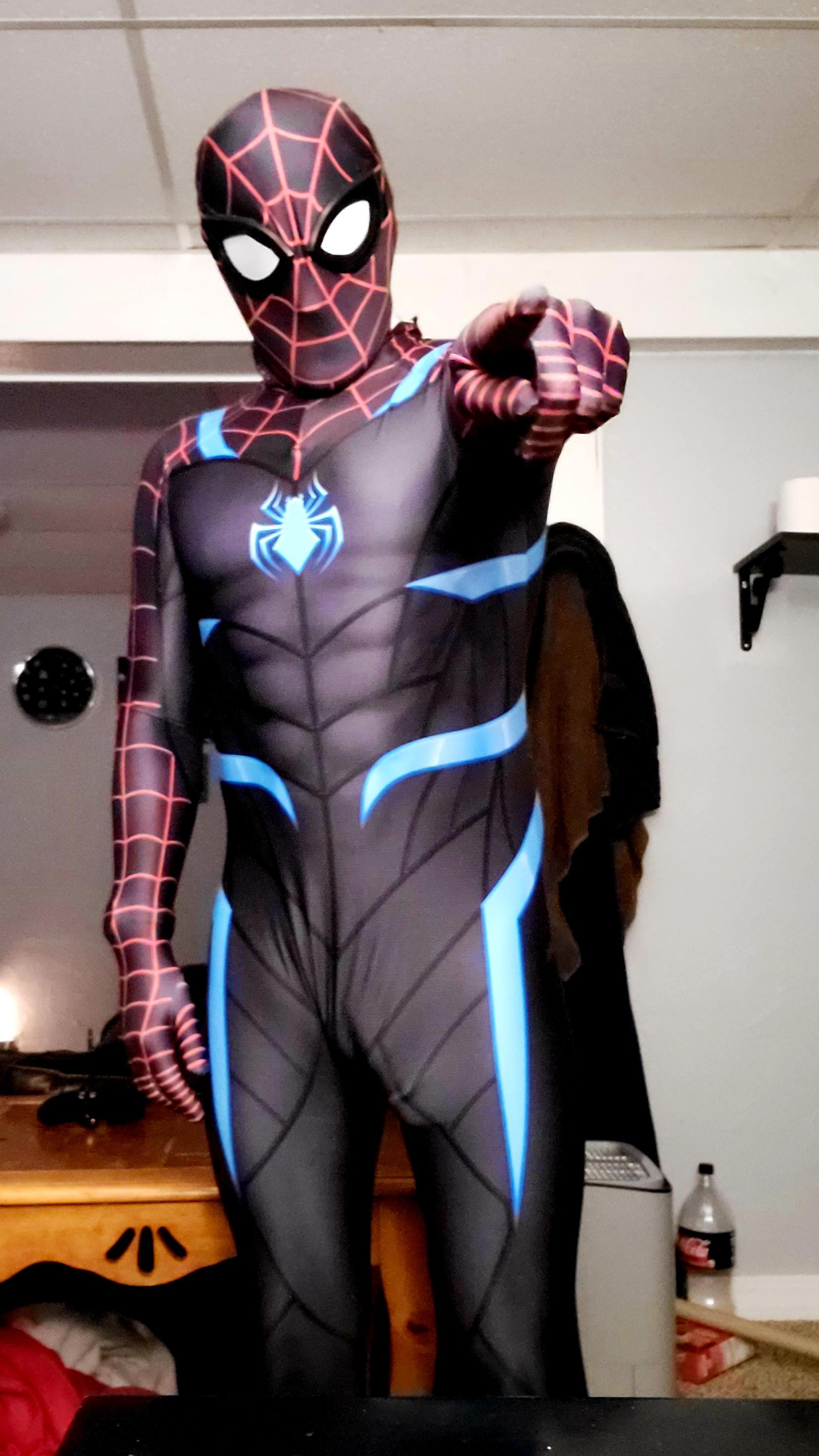 Spandex Bulge Scrolller