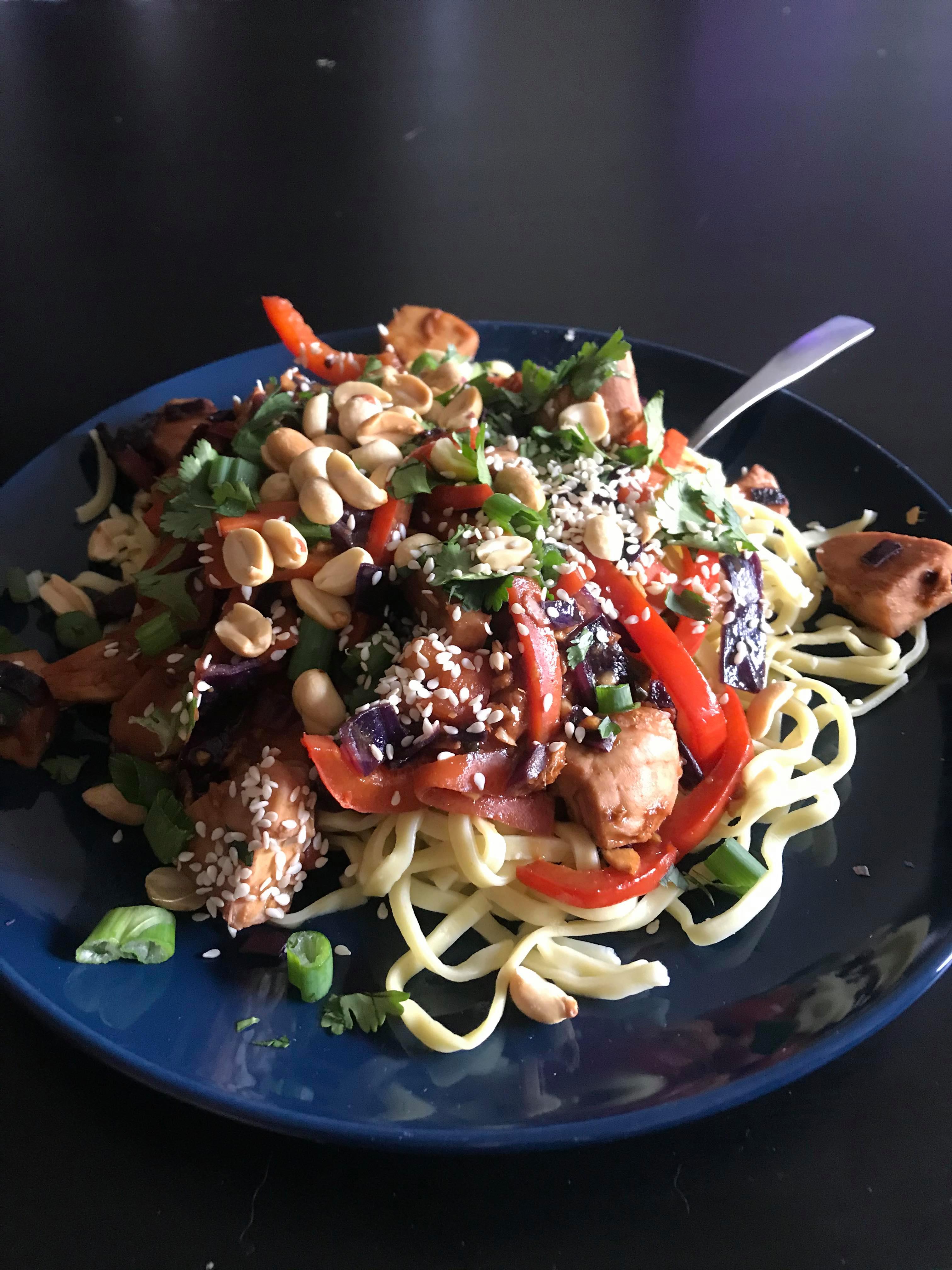Spicy Thai chicken peanut noodles | Scrolller