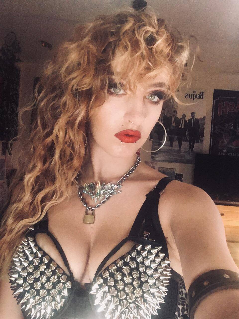 Spikey! 💦 | Scrolller