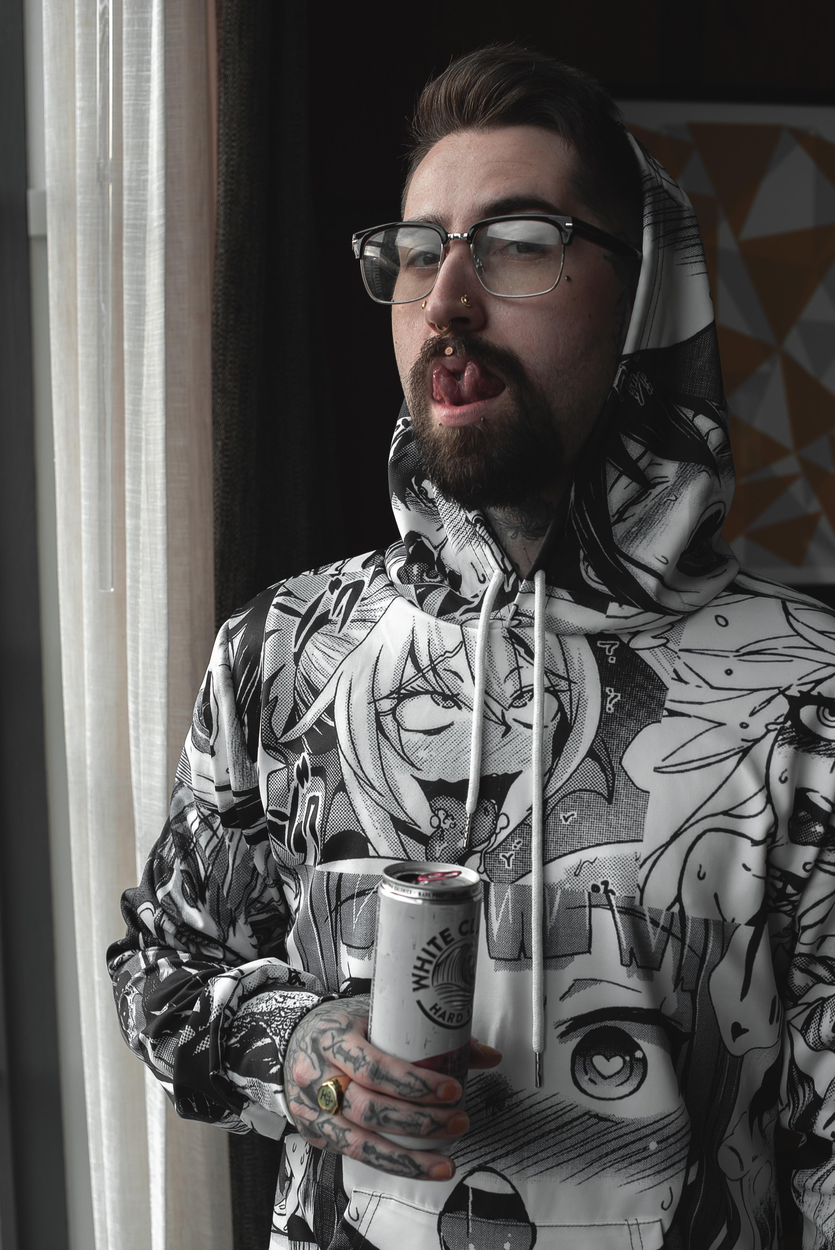 Splits, Hentai, and whiteclaw are really what define my life tbh | Scrolller