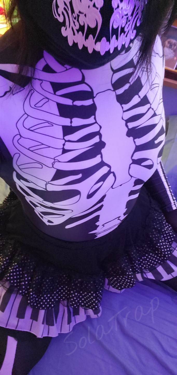 Spooky scary skeletons 💀 | Scrolller