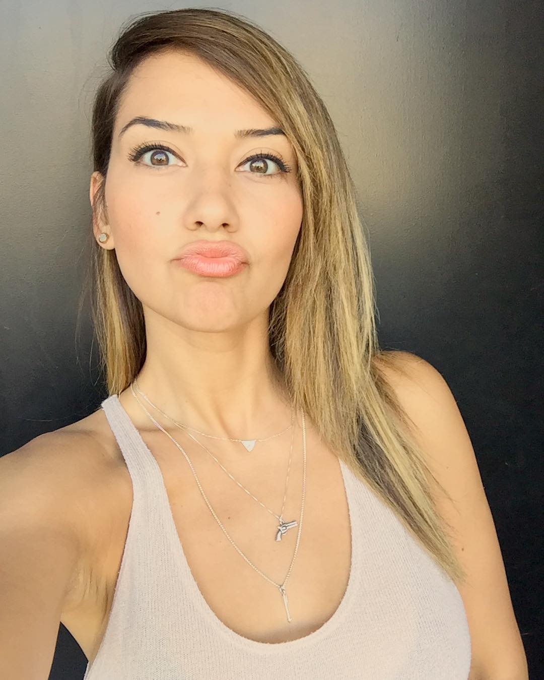 sports top duck face | Scrolller