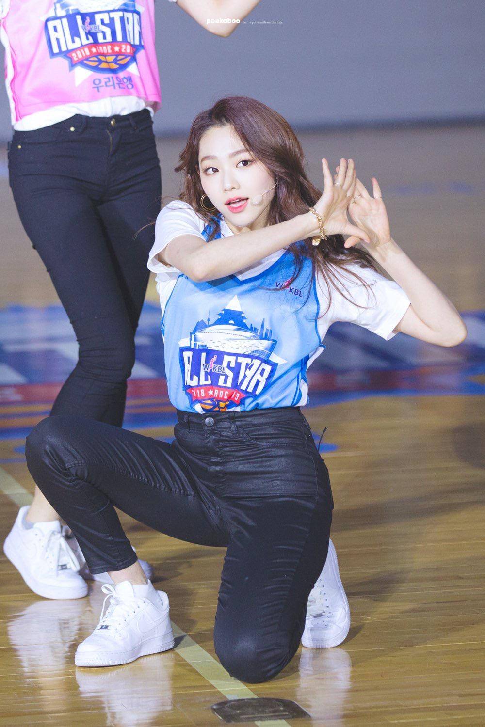 Sporty Mina | Scrolller