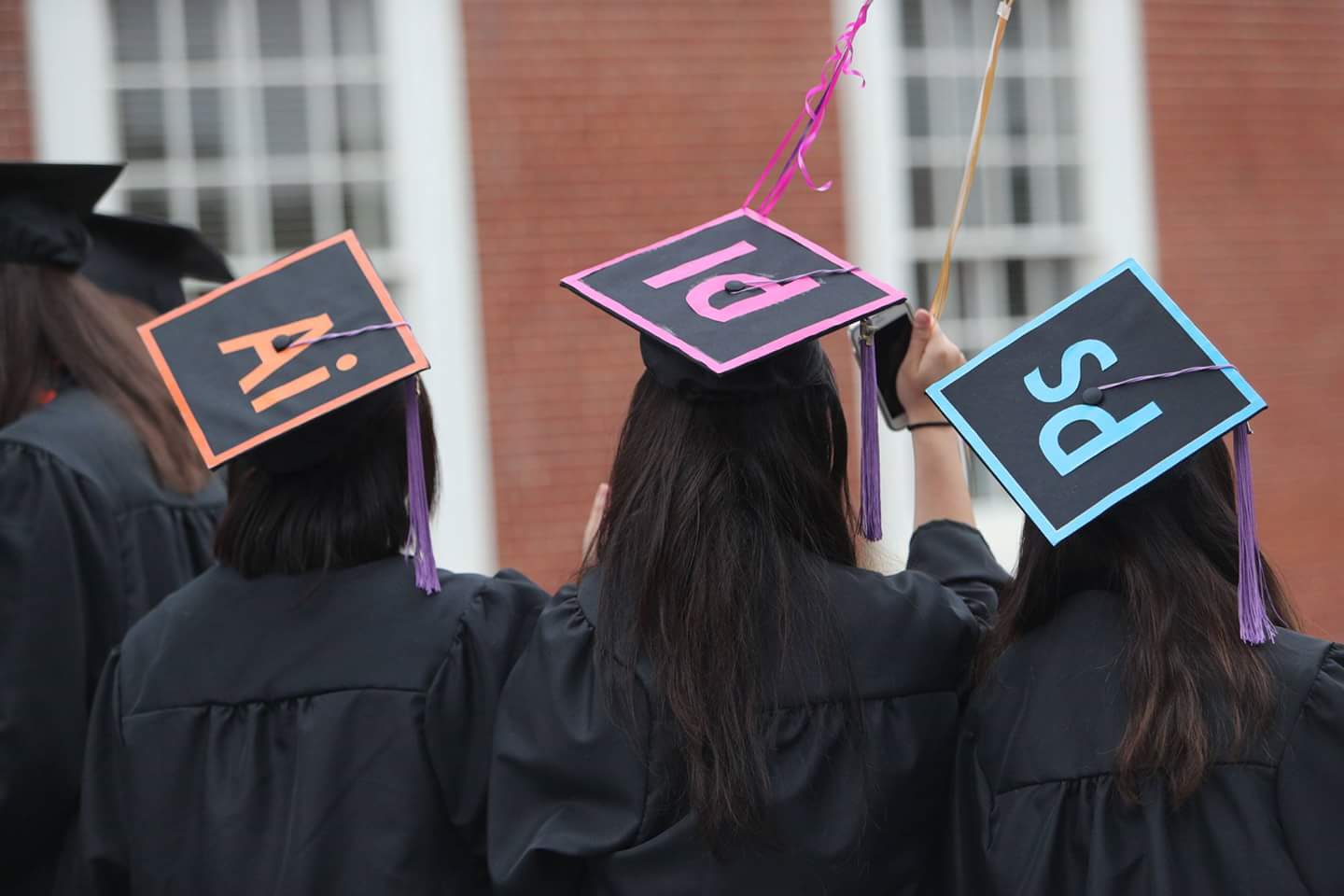 Spot the graphic design grads | Scrolller