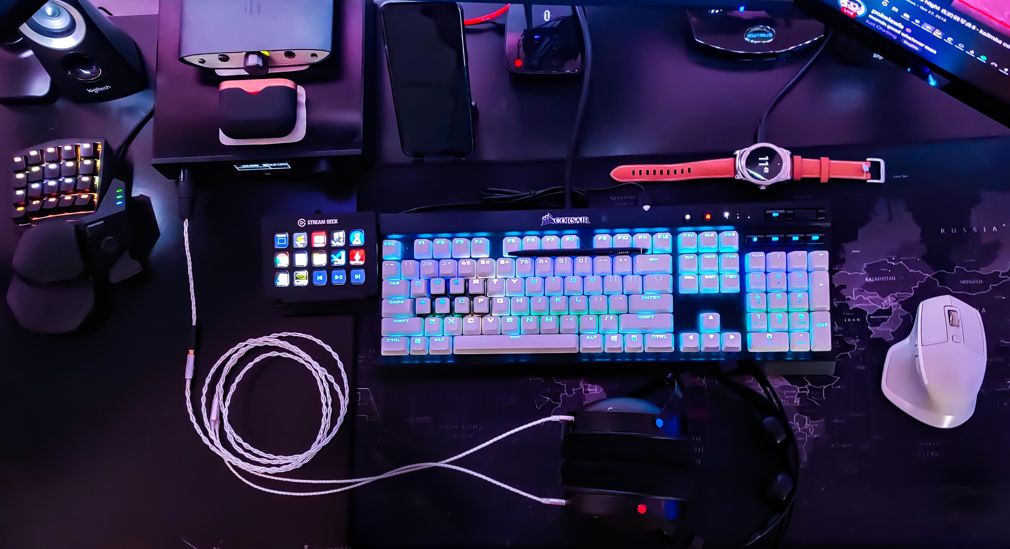 Spot the pen hah | Scrolller