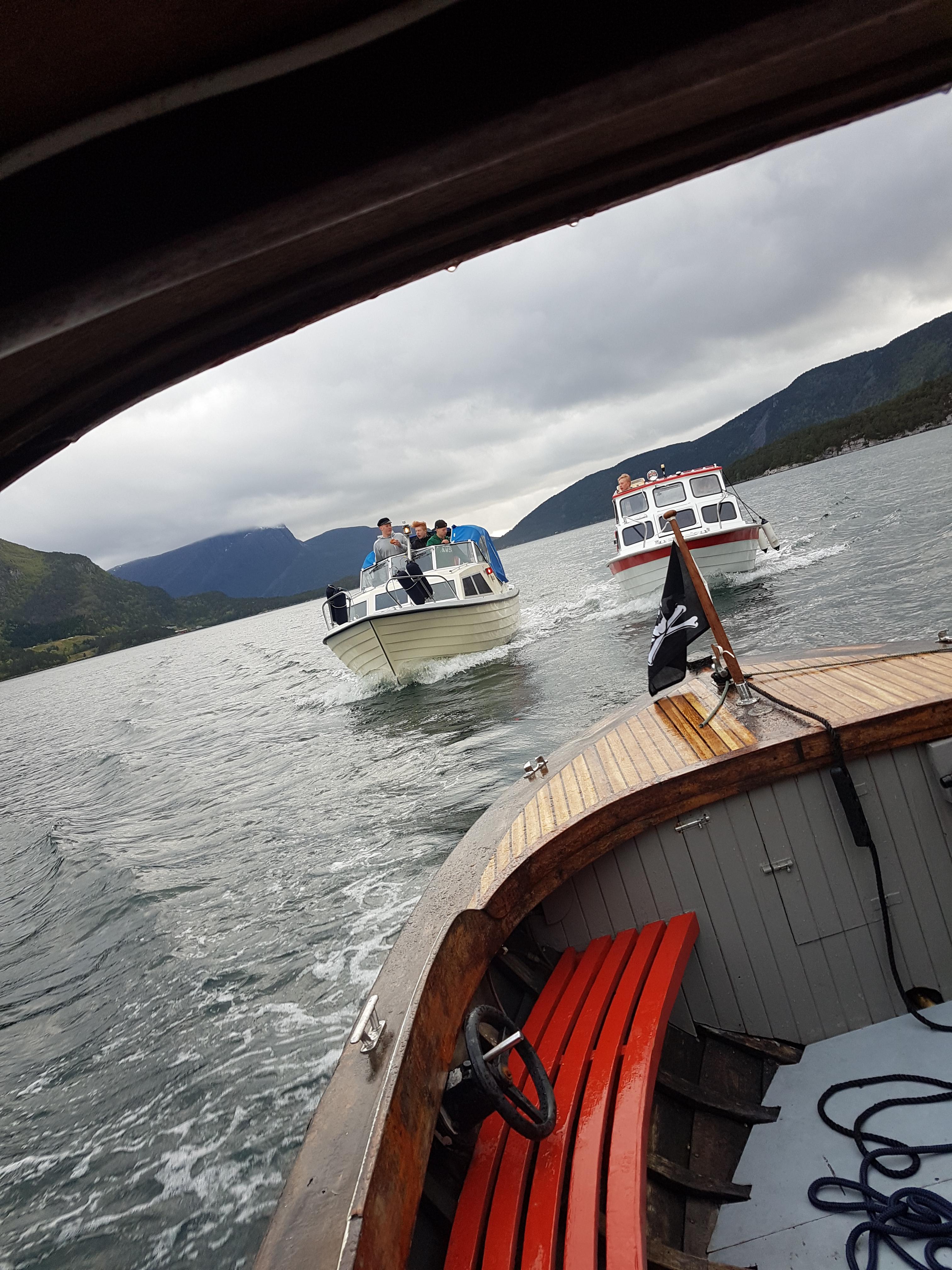 Squad goals🤟 | Scrolller