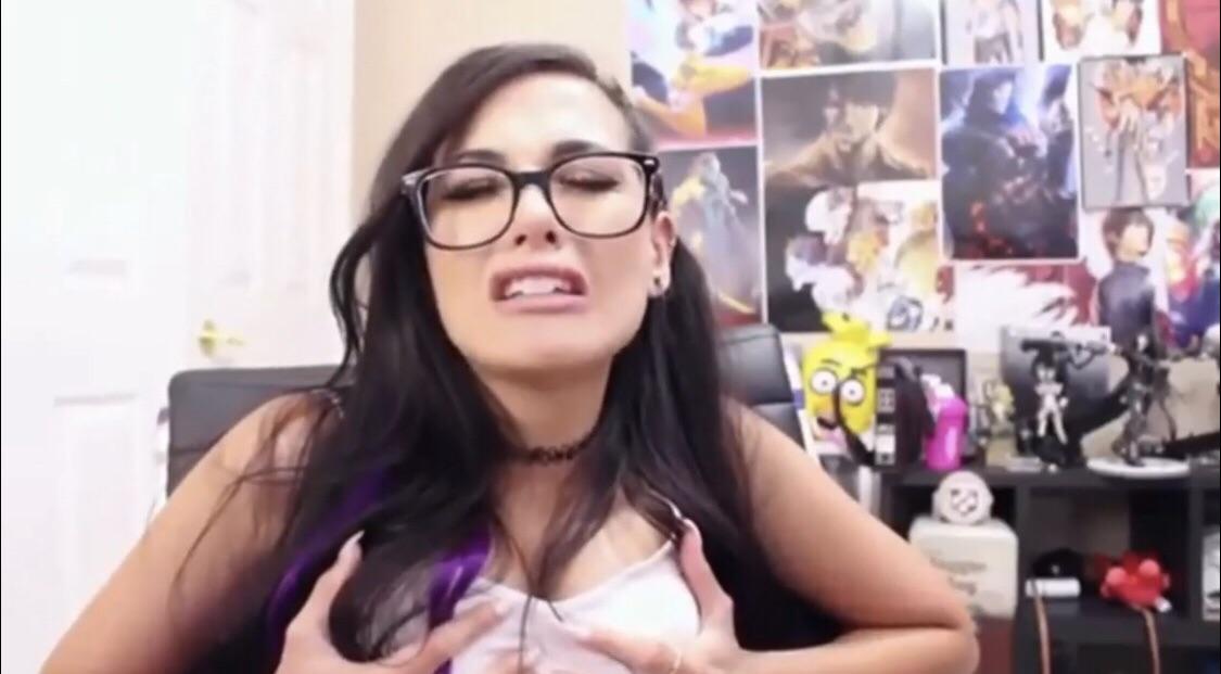 Squeezing her tits | Scrolller