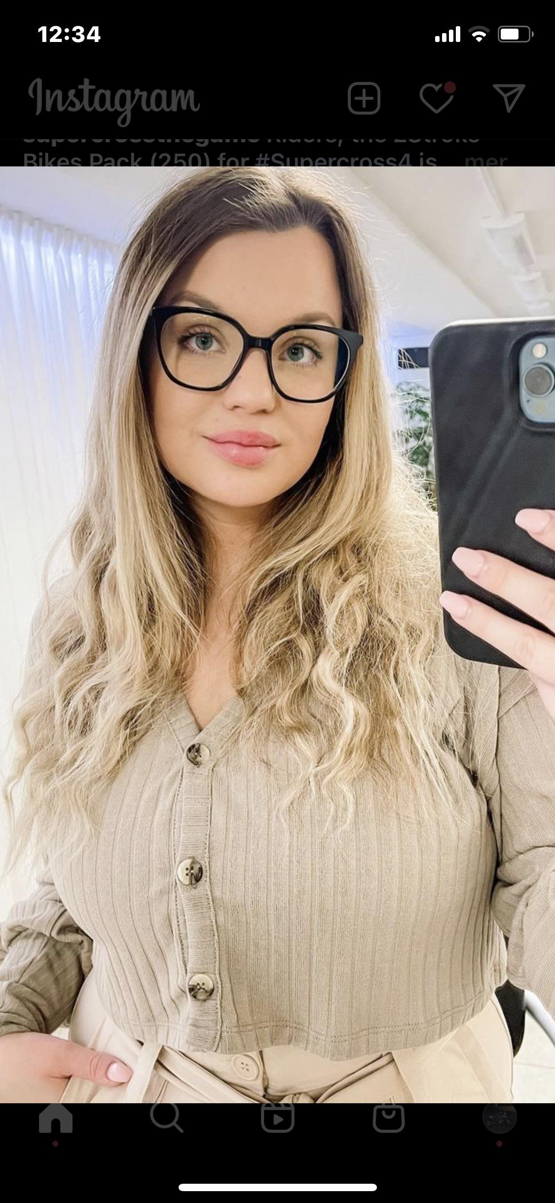 Största Milfen i stan | Scrolller