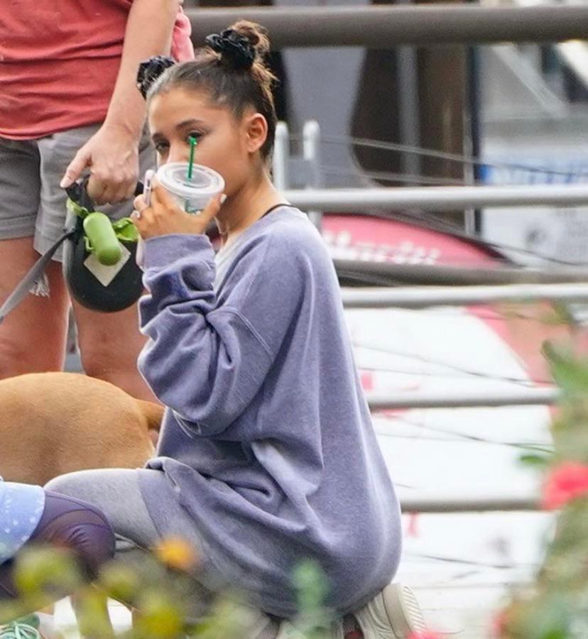 Starbucks run | Scrolller