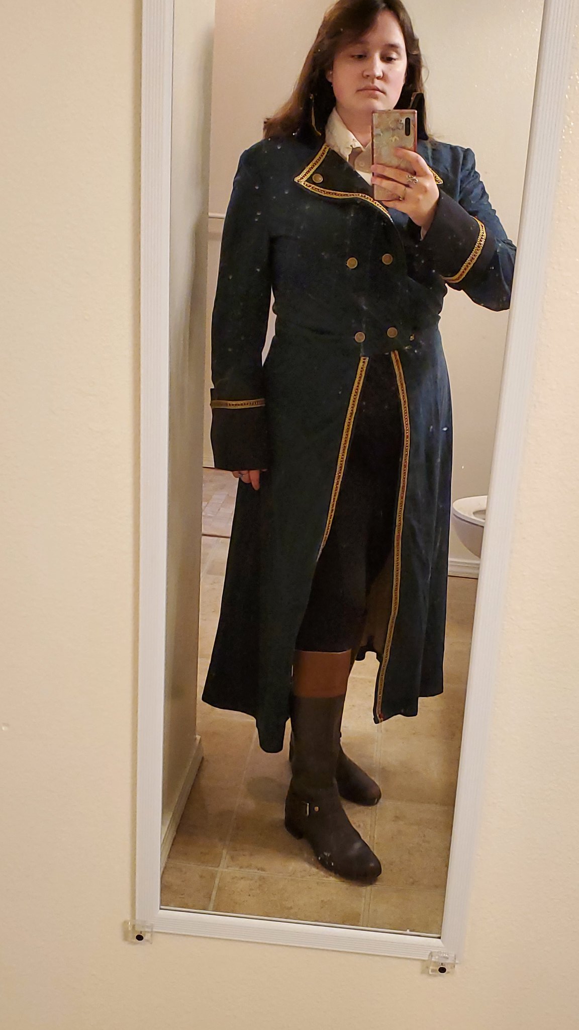 Starting on an Ouji Coord with this handmade coat... any recommendations for accessories/bottoms ...