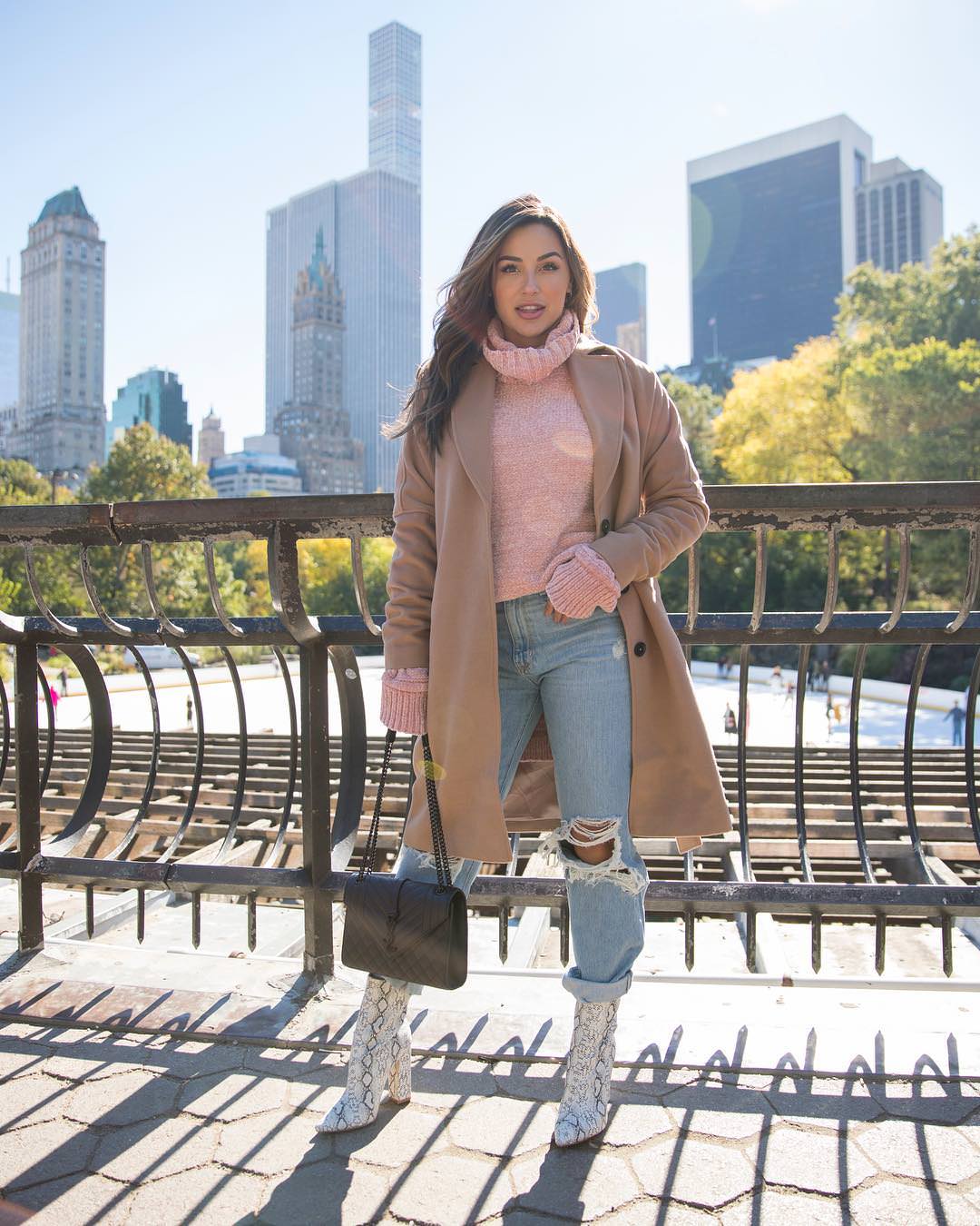 Staying warm | Scrolller