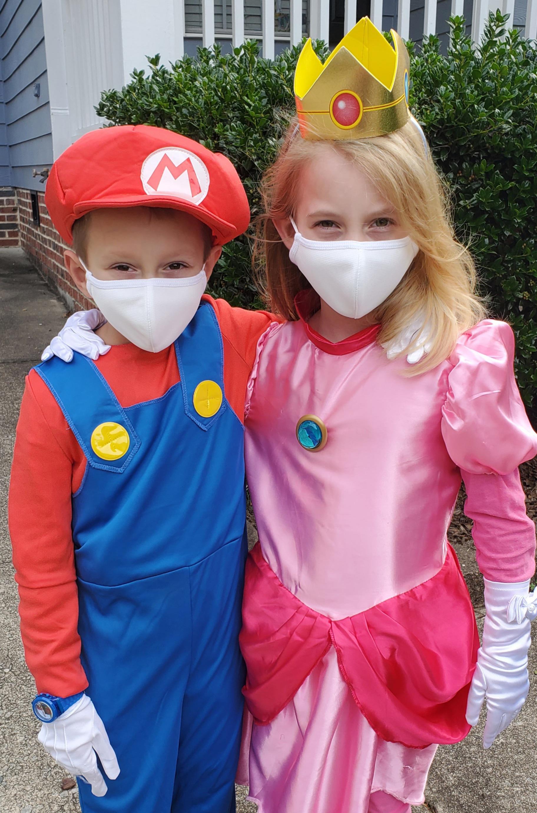 Step brother and step sister as Mario and Peach | Scrolller