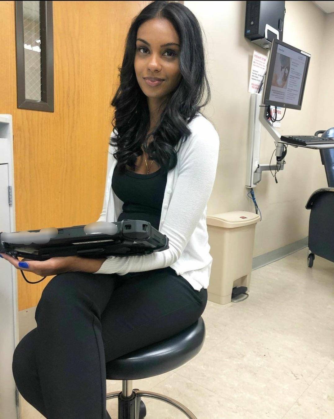 Stephanie | Scrolller