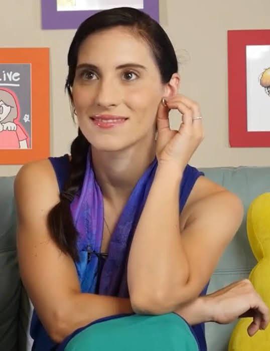 Stephanie looks so adorable when she is thinking! | Scrolller