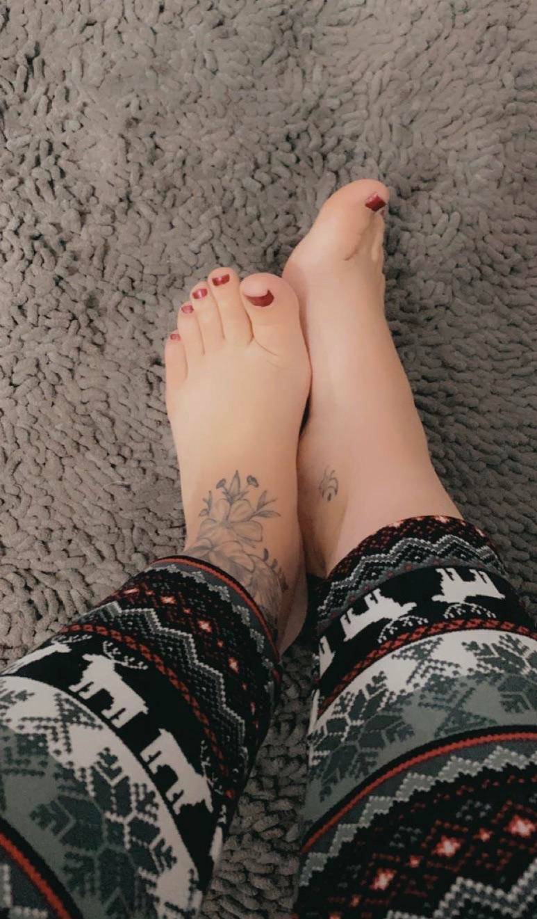 still havenât got my toes done. Enjoy đ | Scrolller still havenât got my toes done. Enjoy đ | Scrolller