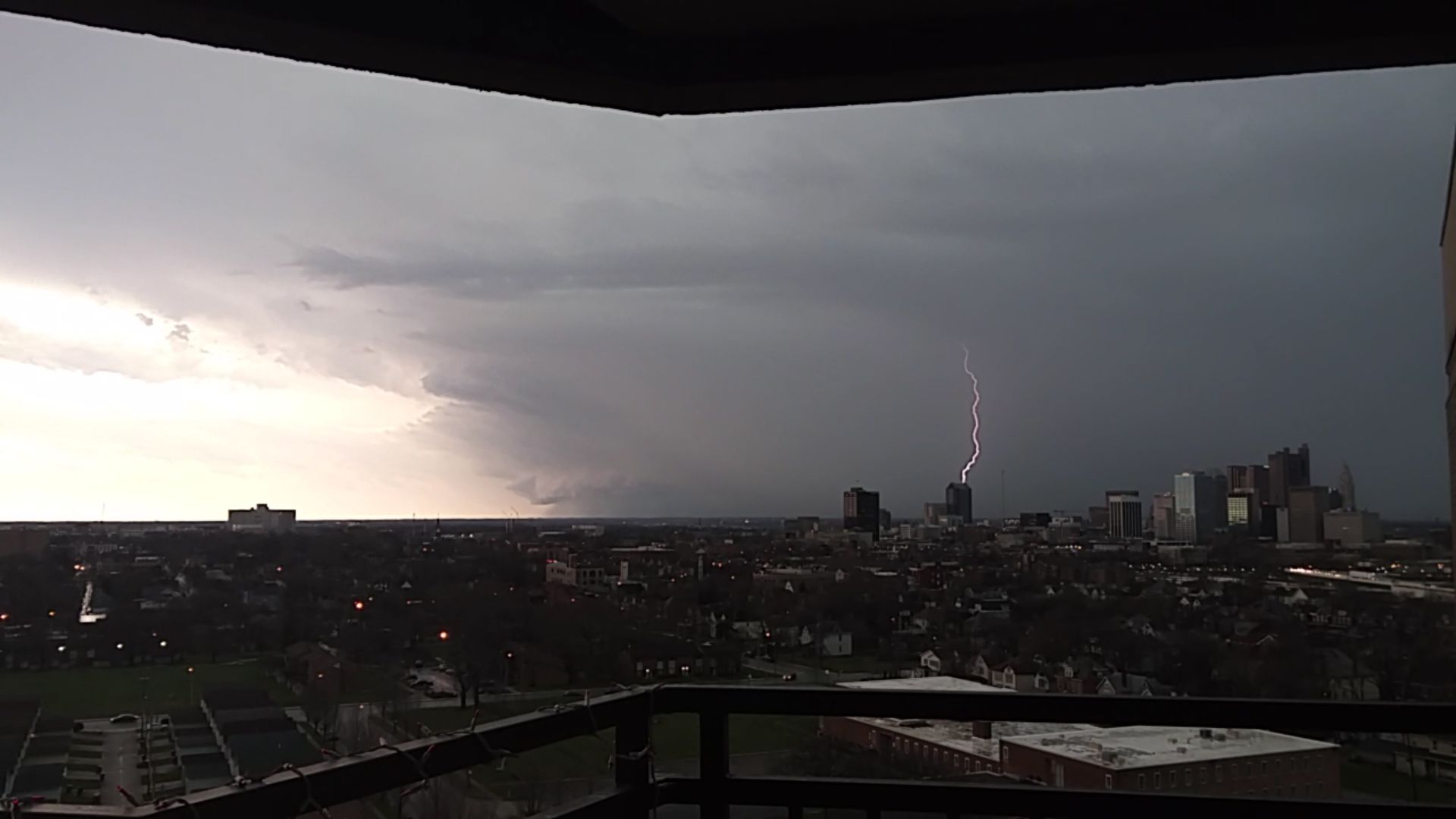 Storm in downtown Columbus! | Scrolller