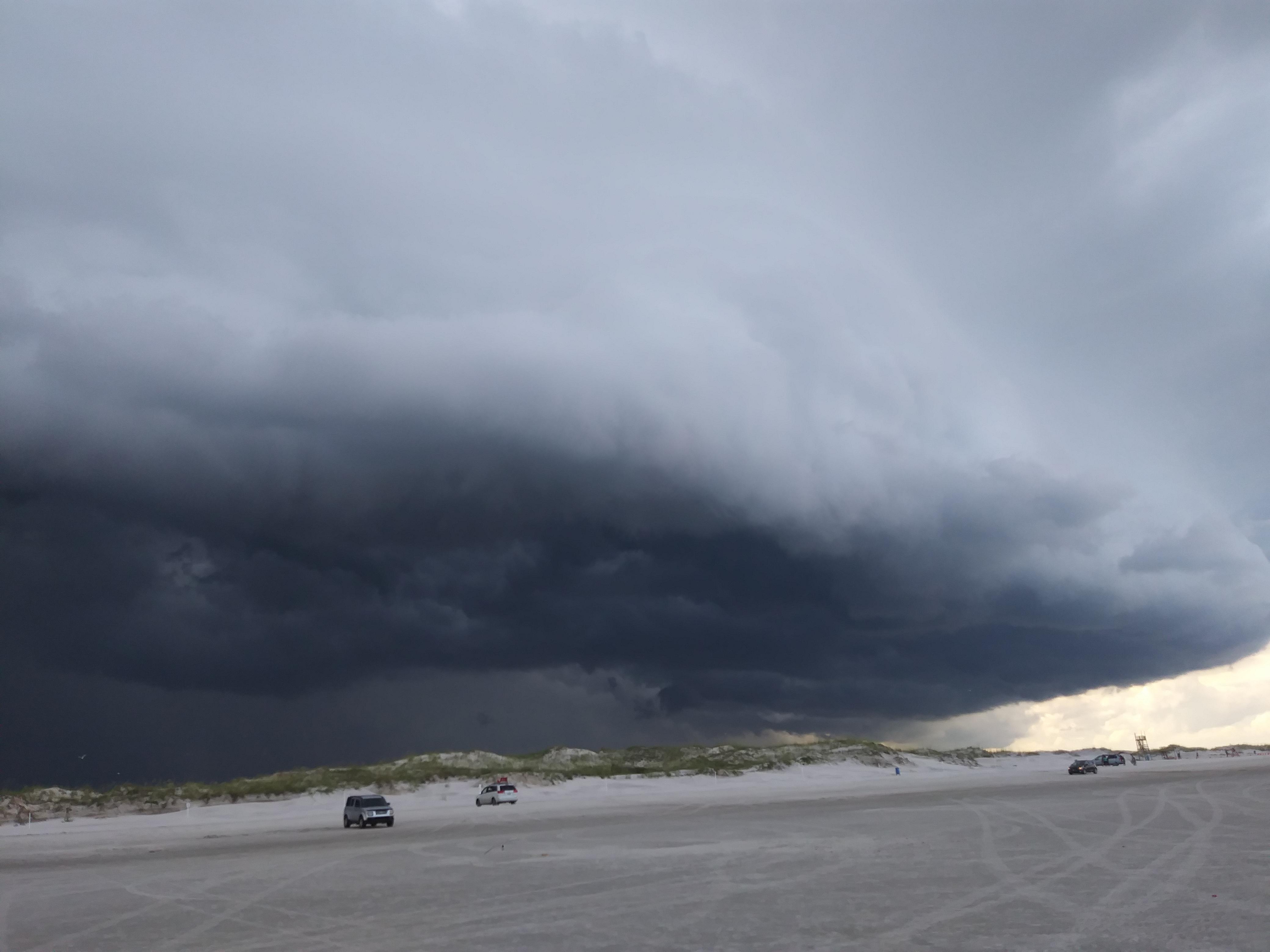 Storm rolling into Huguenot park. | Scrolller