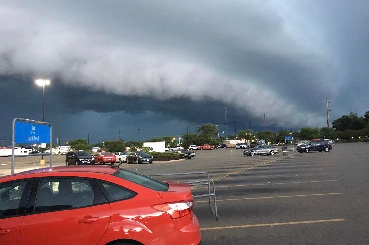 Storms rolling in | Scrolller