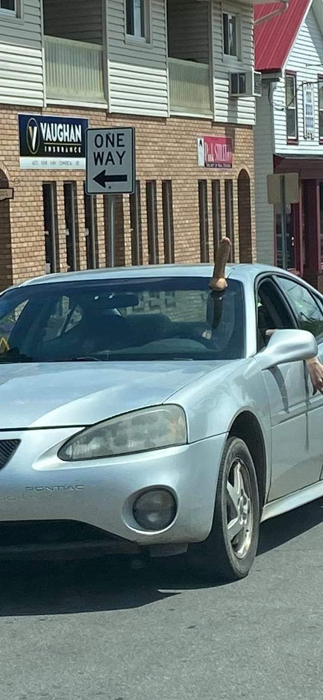 Straight edge | Scrolller