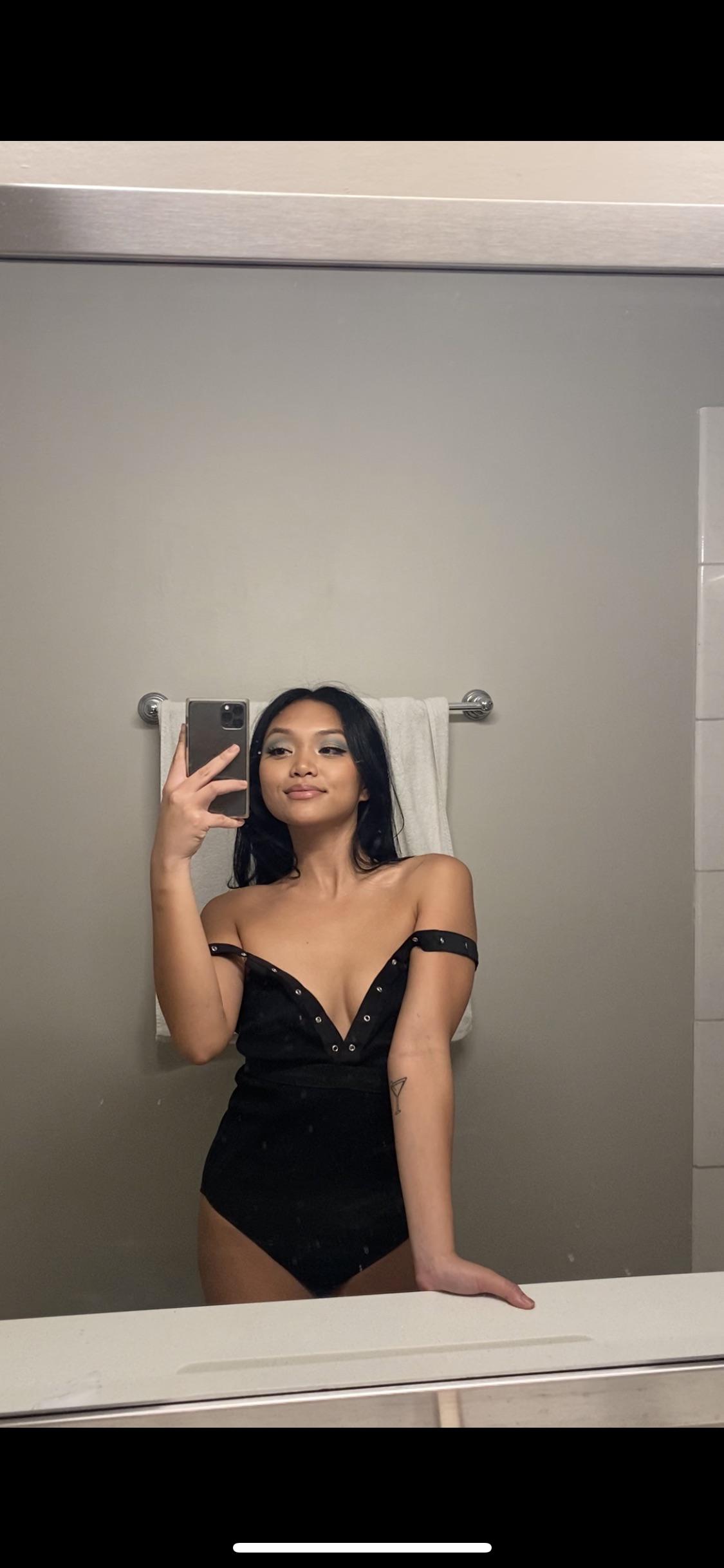 Straps falling off but a true slut never sees that as a problem | Scrolller