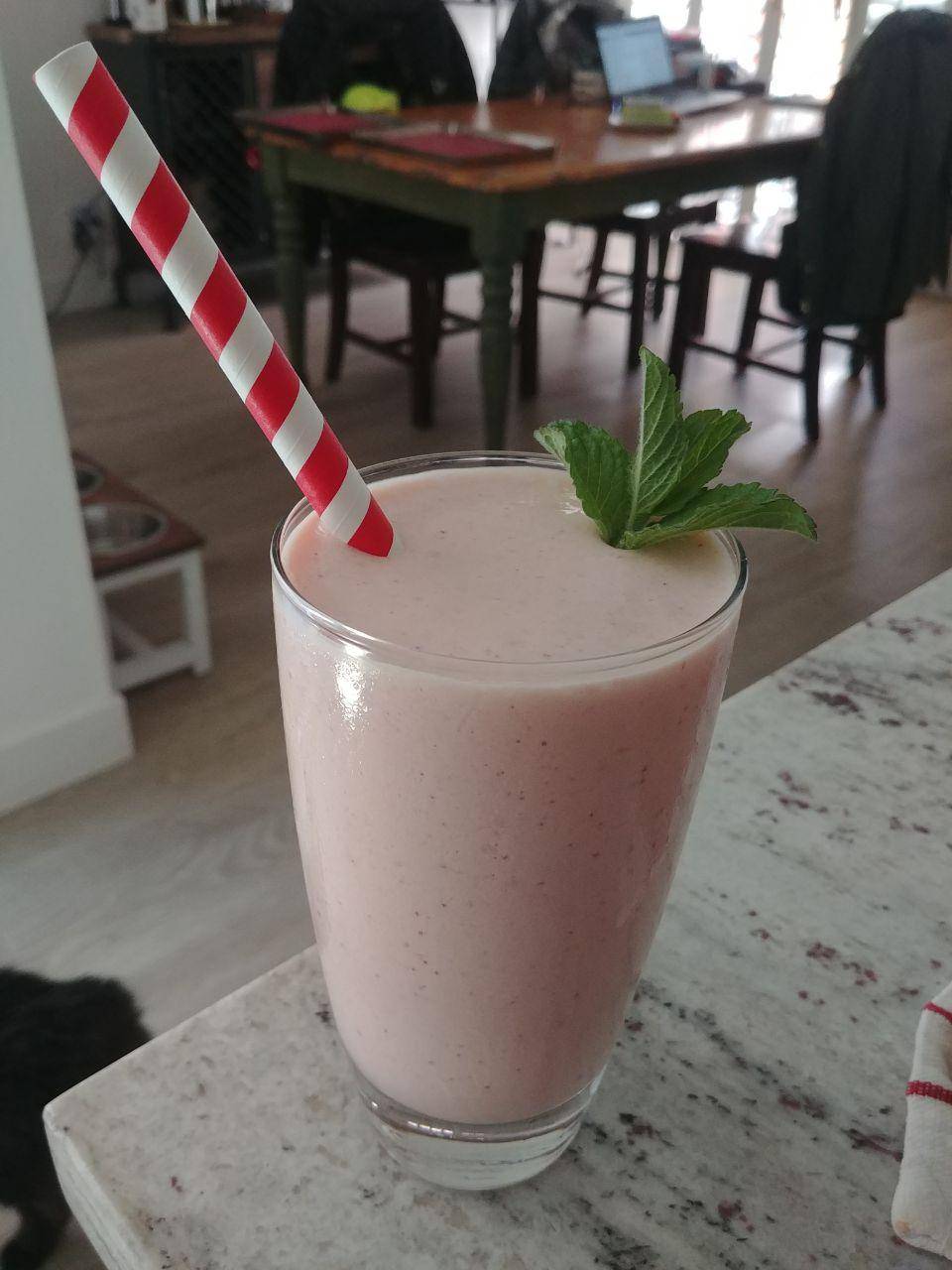 Strawberry Milk Smoothie | Scrolller