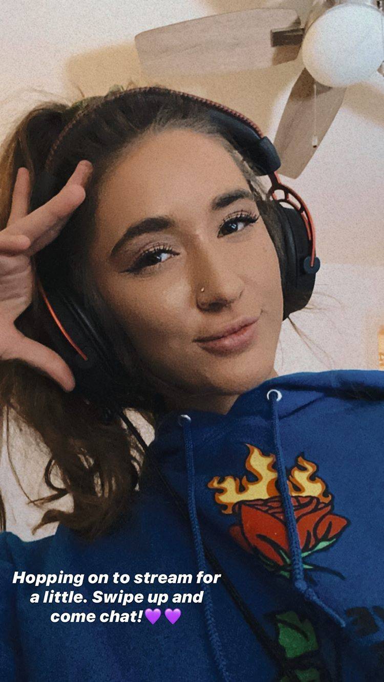 Streaming on twitch | Scrolller