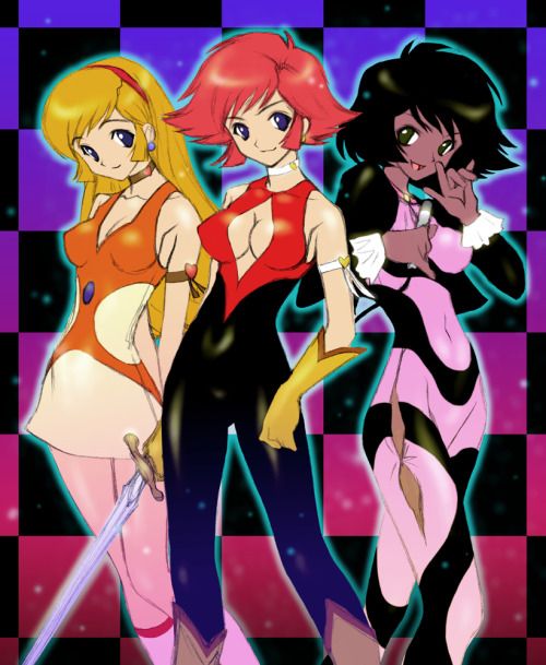 Striking Honeys | Scrolller