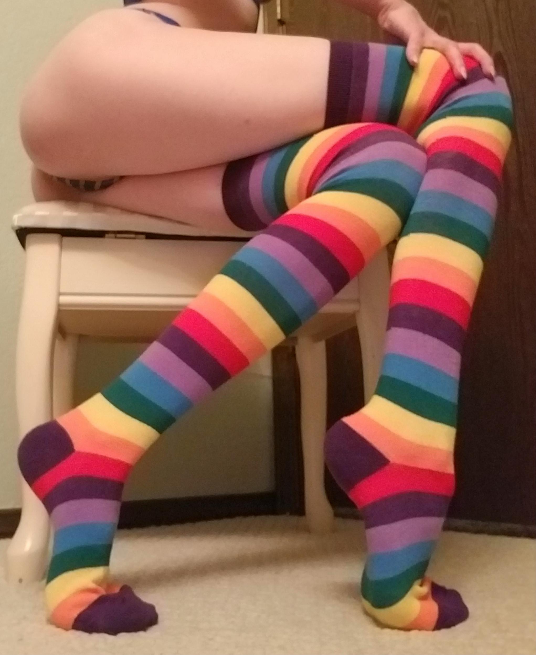 Stripey long legs | Scrolller